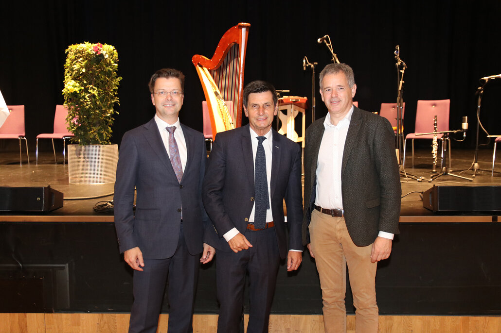 PflegemitarbeiterInnen vor den Vorhang geholt - Land Burgenland