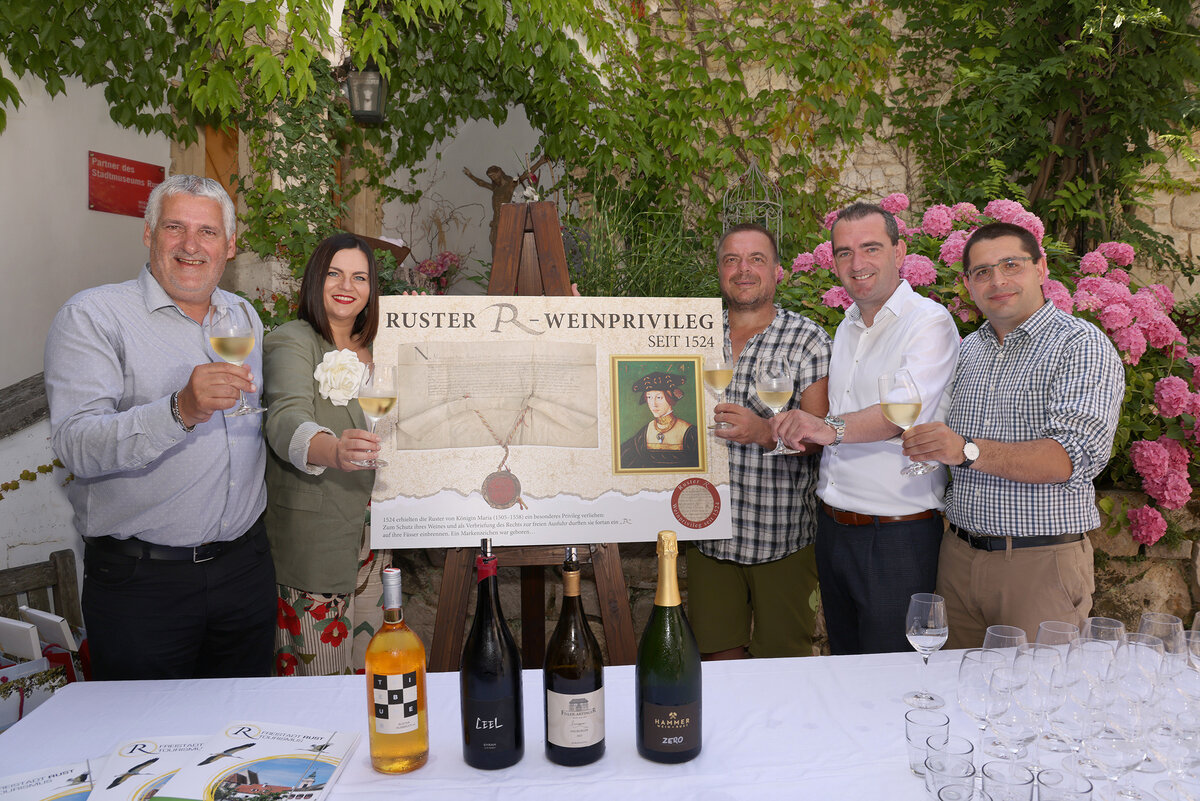 Weinprivileg mit Geschichte – Das Ruster „R“ wird 500 Jahre alt - Land ...