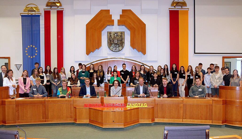 Demokratieoffensive: BG/BRG/BORG Oberpullendorf bei „Jugend im Landtag ...