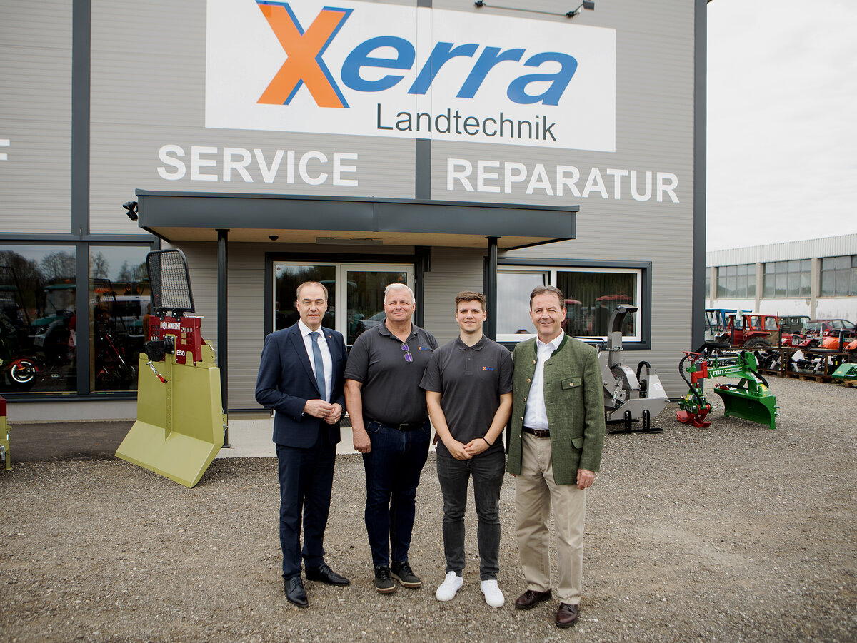 Neuer Standort von Xerra-Landmaschinen in Rudersdorf eröffnet - Land ...