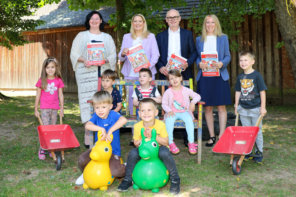 LR Winkler: Sprachpädagogisches Rahmenkonzept für Kinderbildungs- und ...