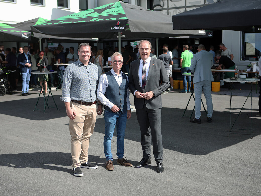 LR Schneemann: Industrie-Anlagenbauer R+I nahm Firmenzentrale in ...