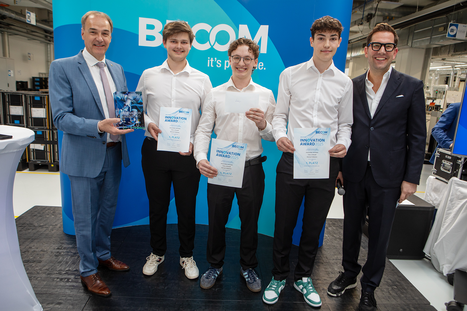 BECOM Innovation Award 2025 an Schülerinnen und Schüler der HTL ...